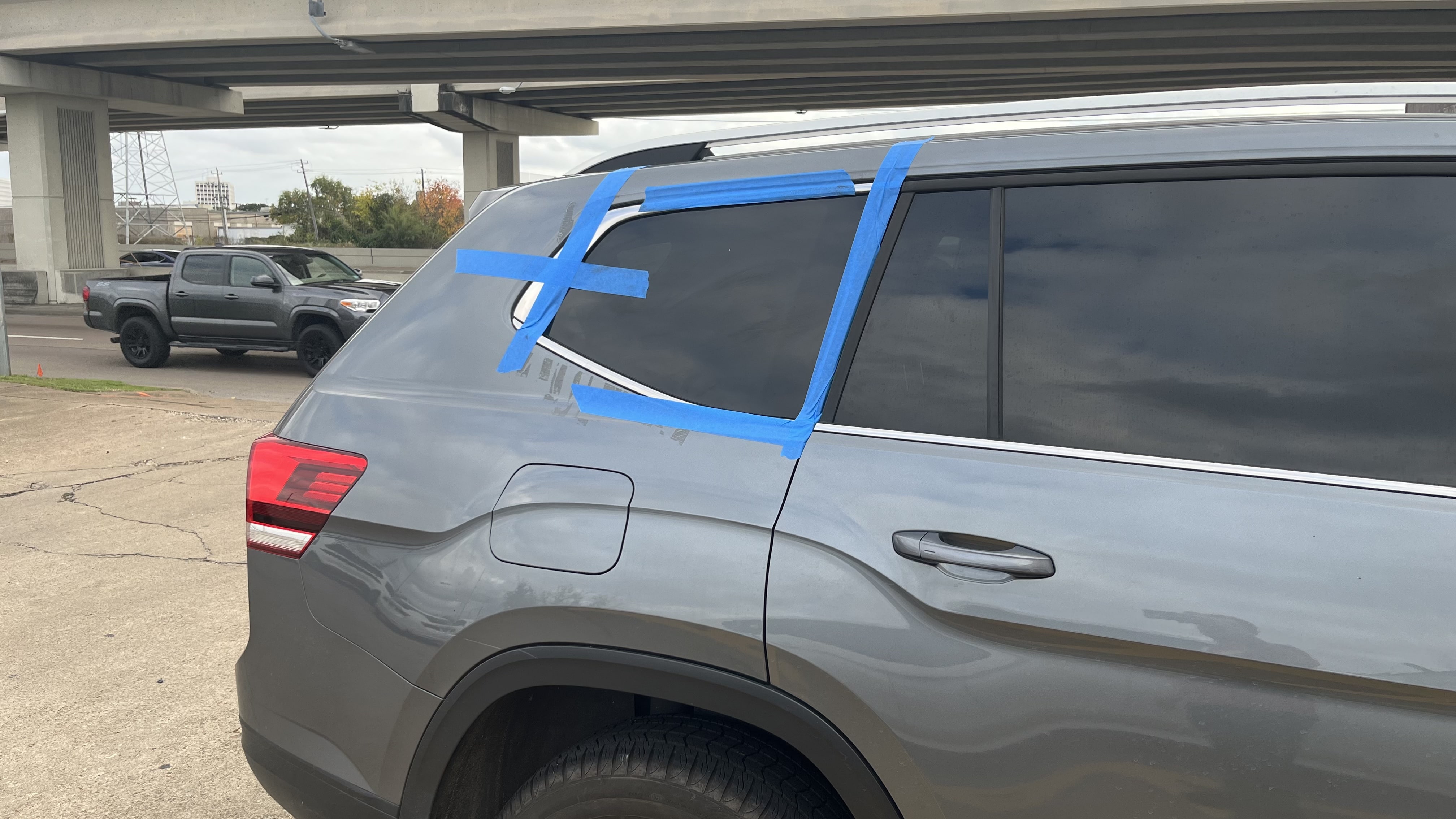 Top Auto Glass Offers Auto Glass Doors in Houston, TX 77063