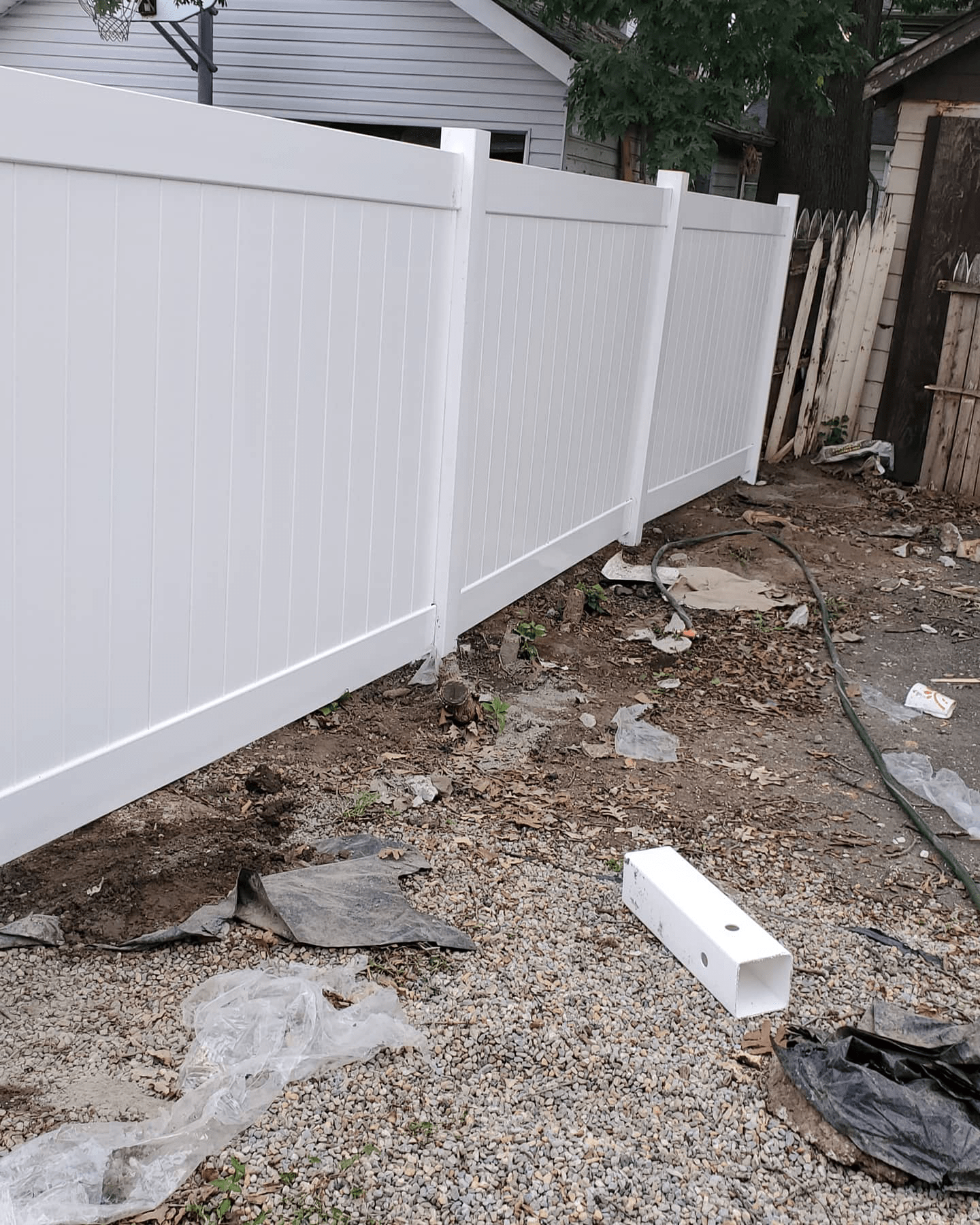 Mega Fencing LLC Offers Vinyl Fence Repairs in Irvington, NJ 07111