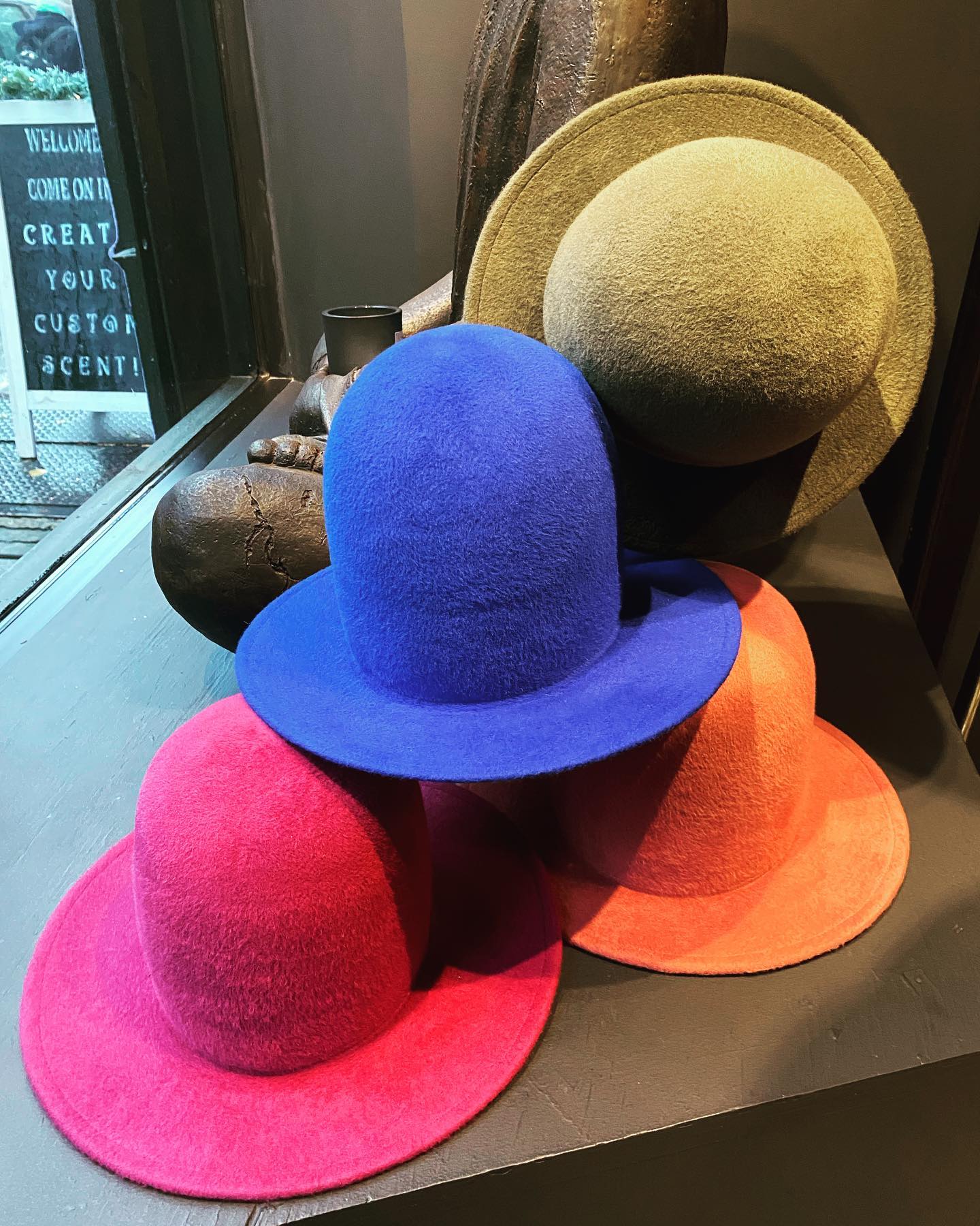 Esenshel Offers Creative Hats in New York, NY 10003