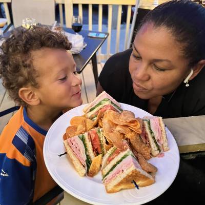 Zest Bar and Grill is an American Restaurant in Bartow, FL 33830